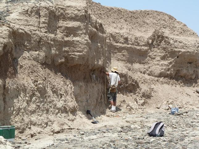 Vondst van 3,3 miljoen jaar oude bewerkte stenen laat zien dat ...
