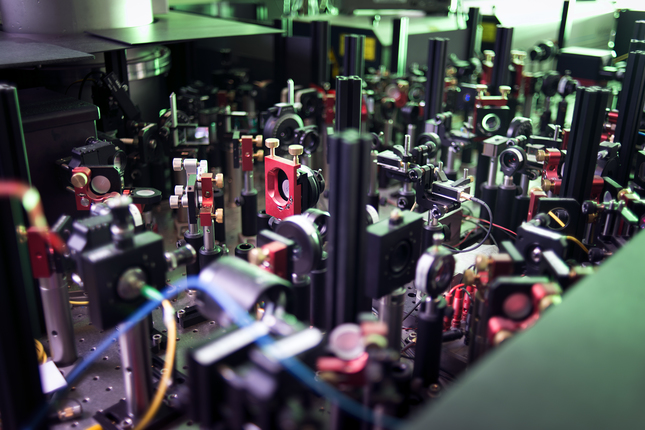 Bij het Delftse QuTech wordt de basis gelegd voor de quantumcomputer ...